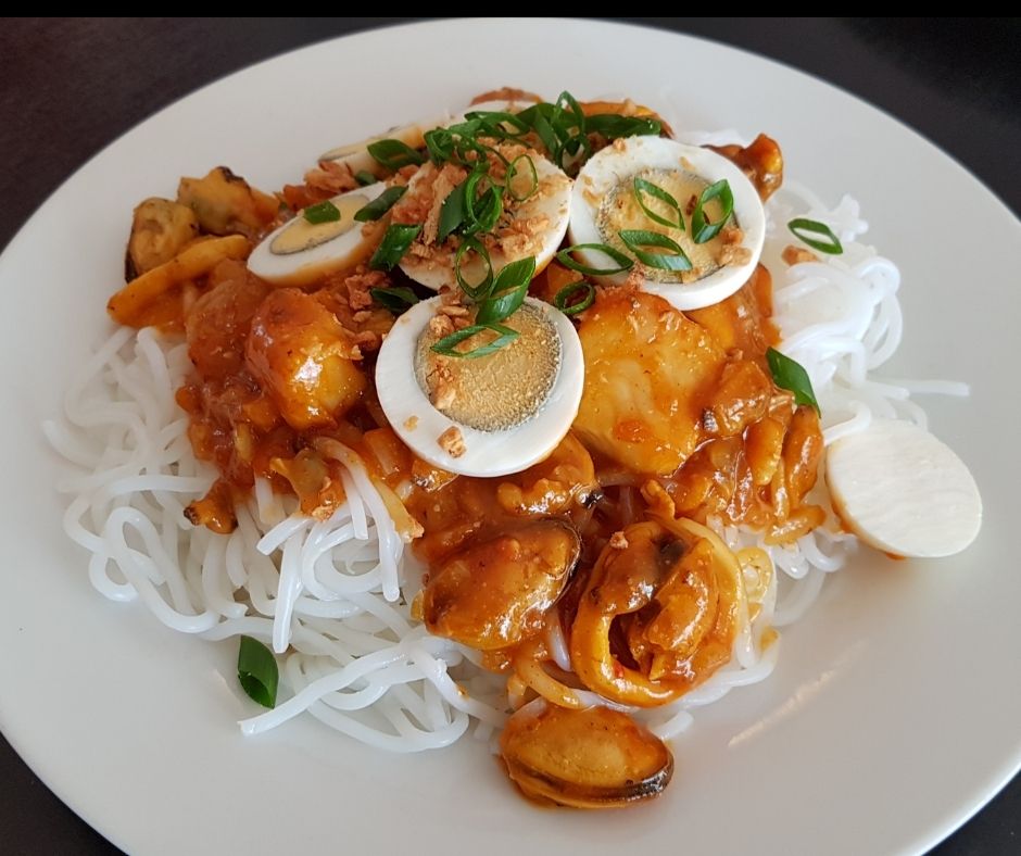Pancit Palabok Tray | Pinoy Diner